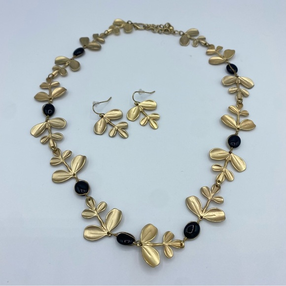 Jewelry | Matte Gold Tone Oak Leaf Black Glass Wrapped Necklace Earring ...